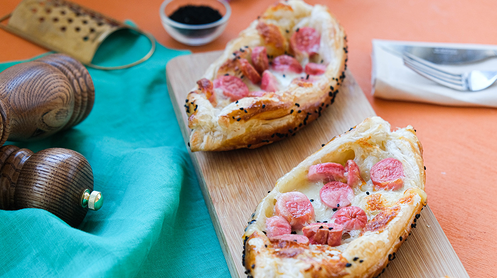 How to Make Hot Dog Puff Sandals? Recipes - Taste of Pinar